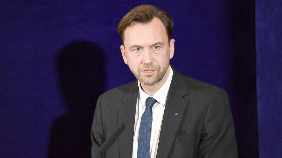 Nautisches Essen in Emden: VW-Logistiker droht Emden mit ...