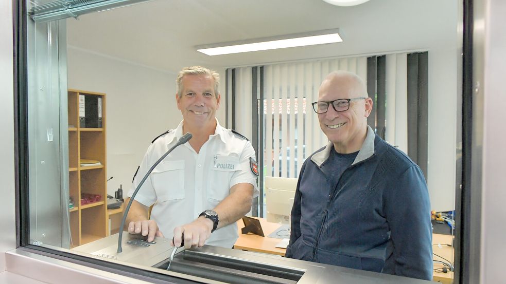 Umzug nach nebenan: Neue Räume für die Polizei in Großefehn - Borkumer ...
